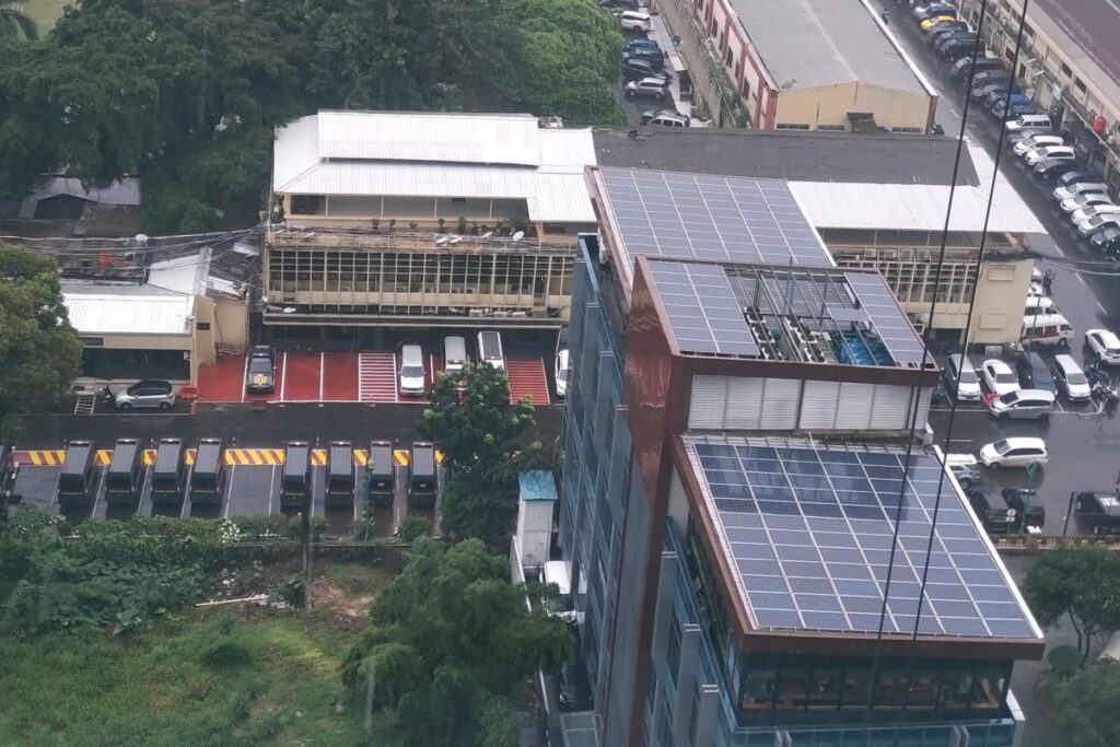Rooftop Solar untuk Gedung Komersial: Solusi Hemat Energi & Investasi ...